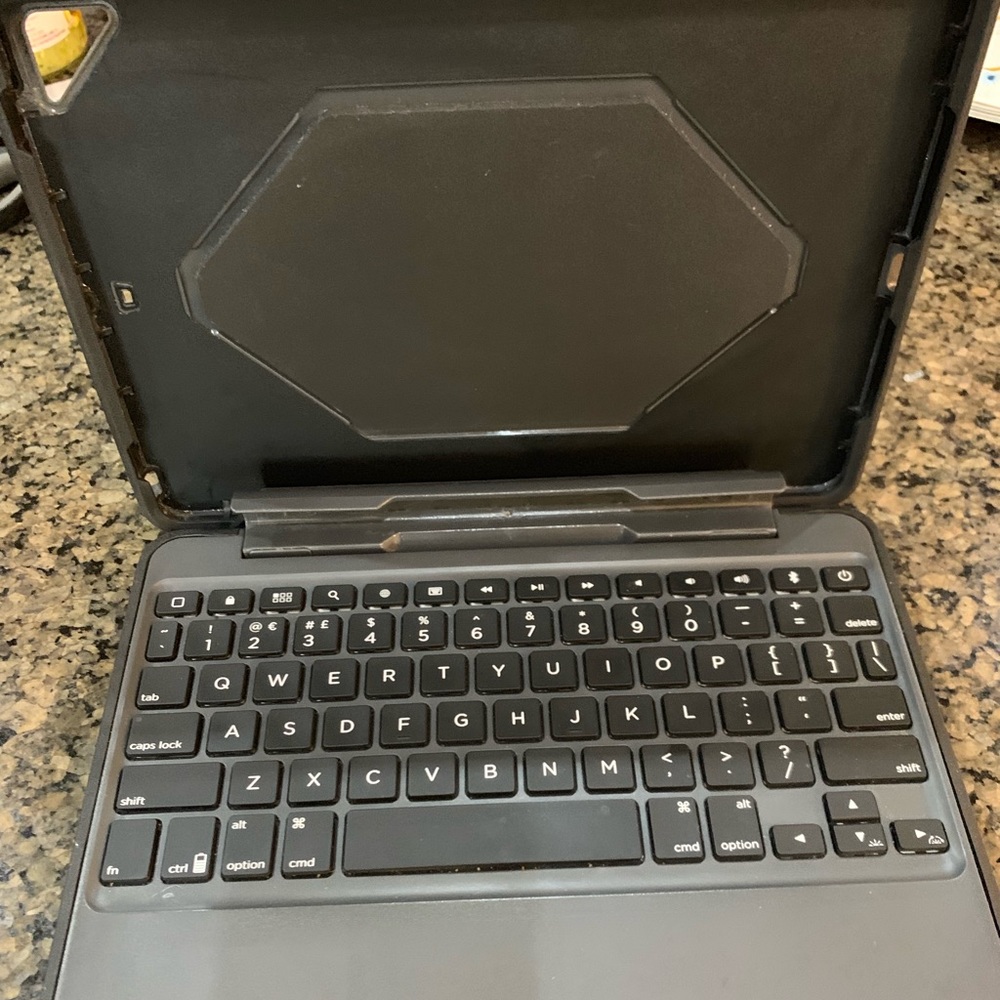 Zagg Wireless Keyboard For Ipad /Ipad Pro 9.7 - Gem